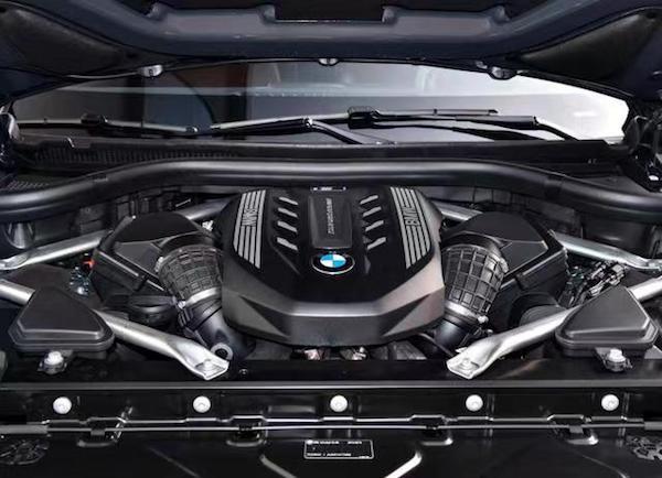 宝马XM路试谍照曝光，搭载4.4T V8发动机，将于2023年亮相_团车网