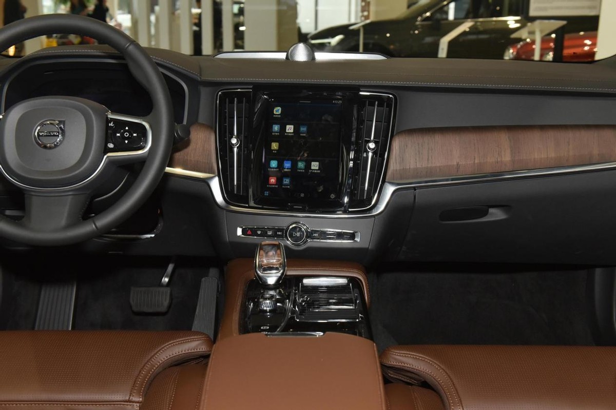 座椅得到优化，新款沃尔沃S90 T8上市，49.99万元起售_团车网