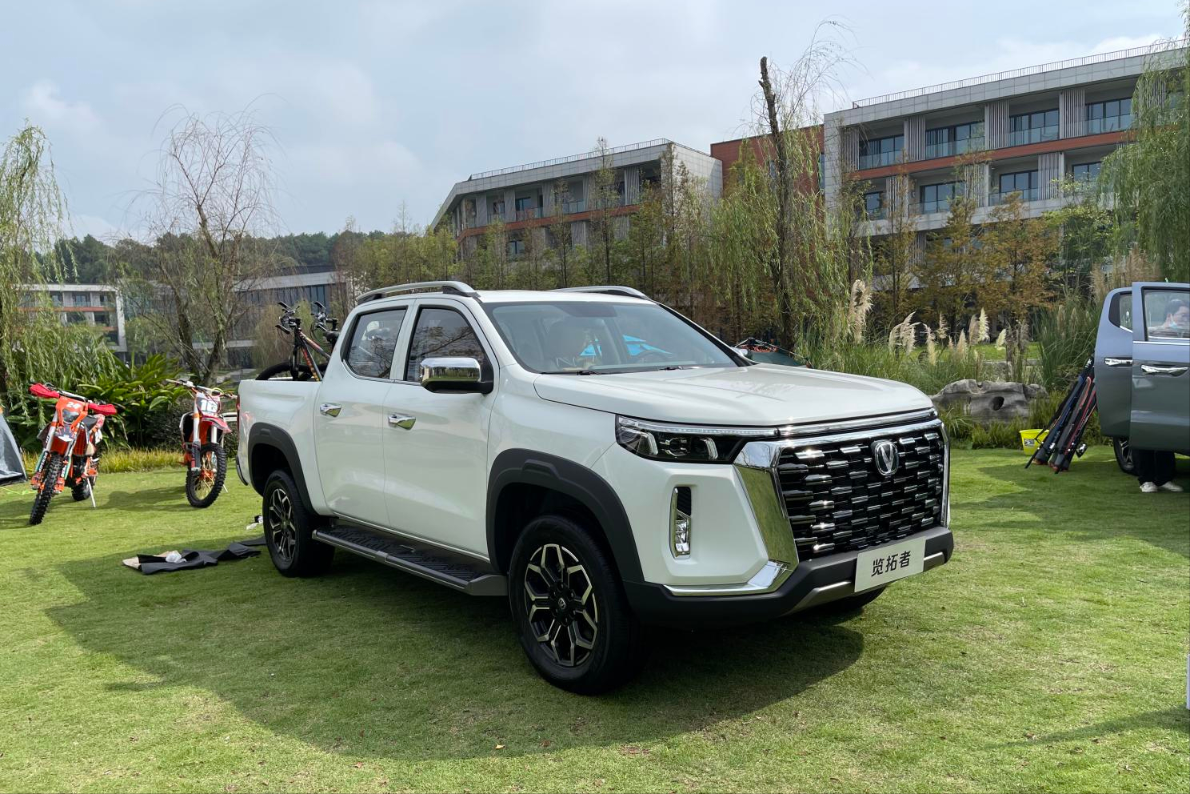 全新长安皮卡览拓者即将上市 2.0T+8AT 采用多连杆后悬架_团车网