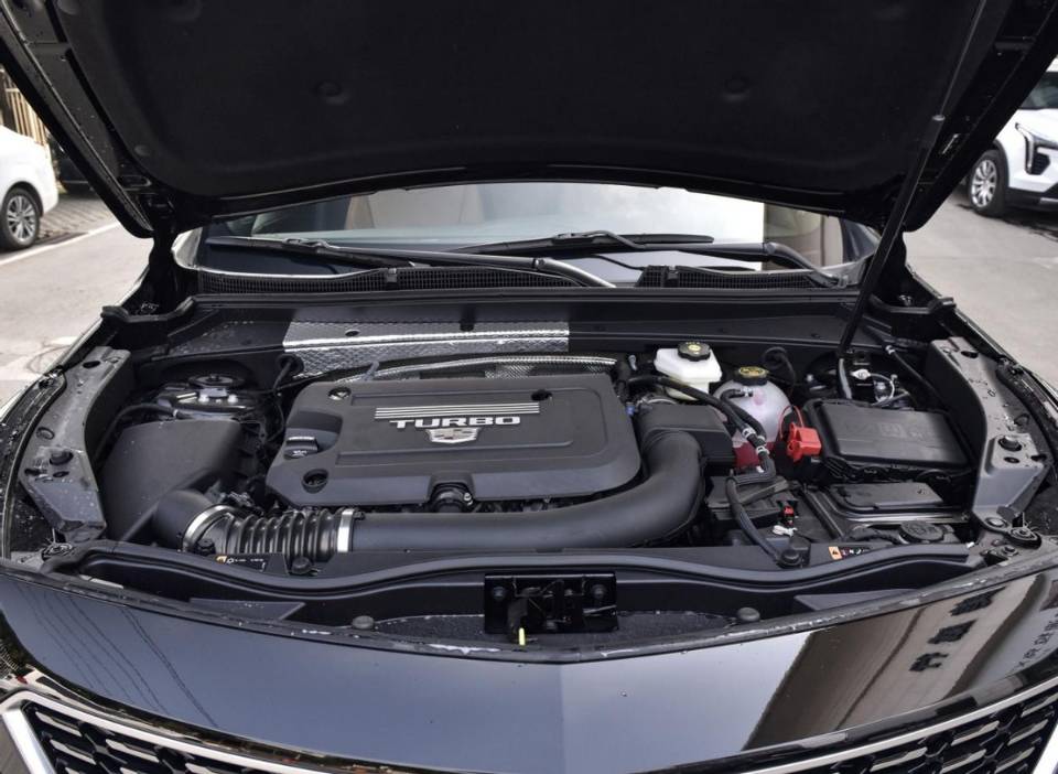 凯迪拉克XT4新车型上市，霸气造型强劲动力，售价34.67万元_团车网