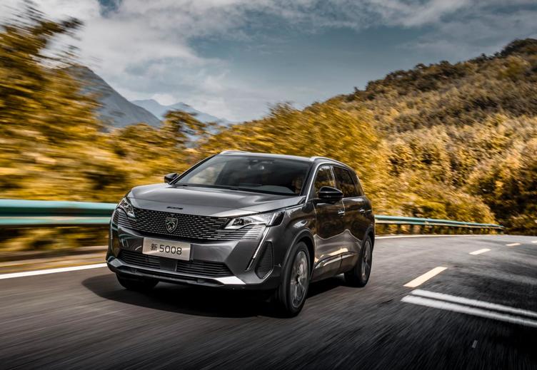 17.77万起 全系1.8T+8AT！换新标 门槛降低?新款标致5008开启预售_团车网