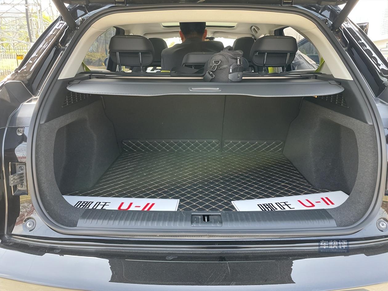 不到15万，搭载高通骁龙8155芯片的哪吒U-II，实力究竟如何？_团车网