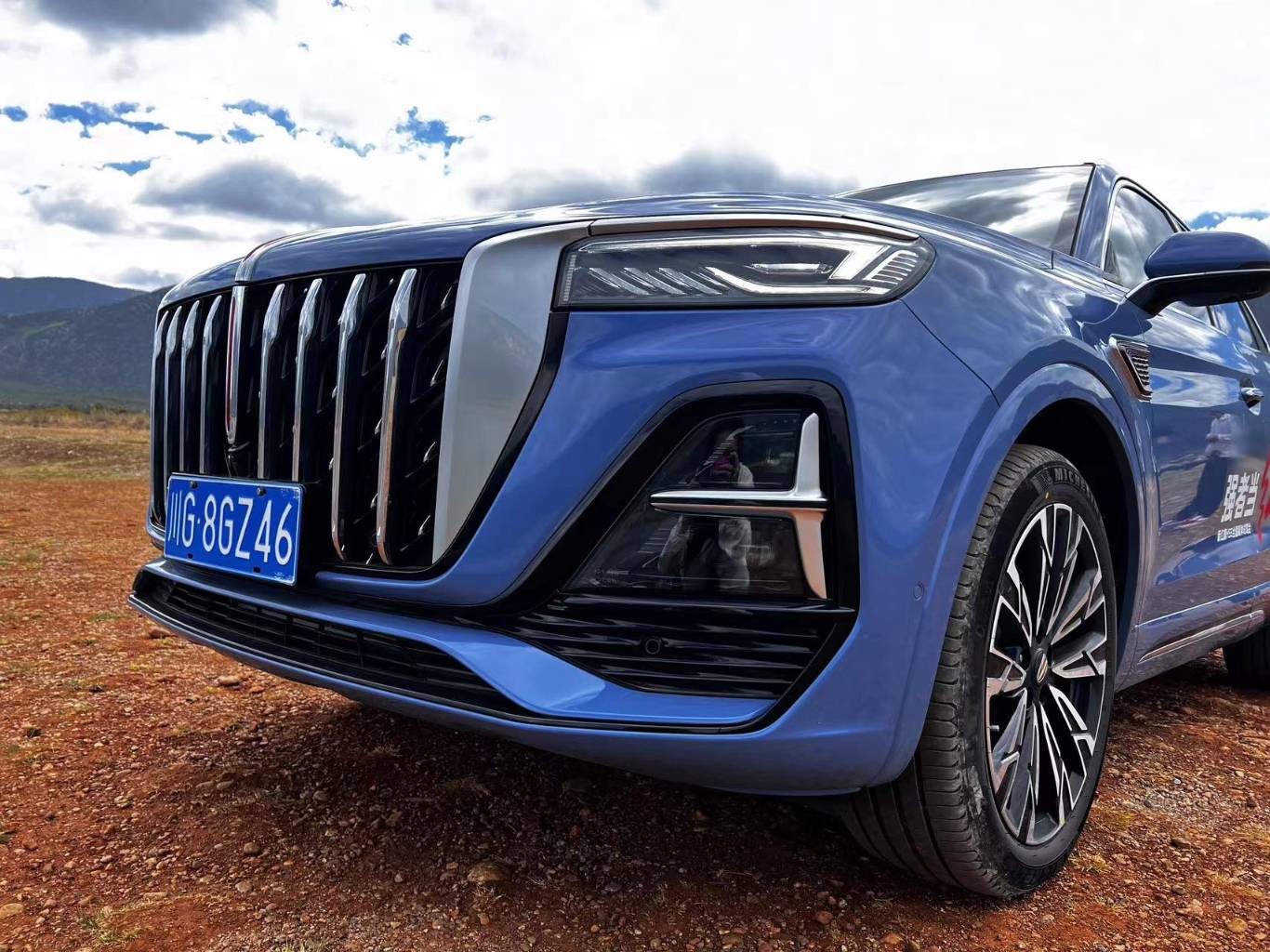 在丽江“艳遇”全新红旗HS5 去雪山Ta行吗？_团车网