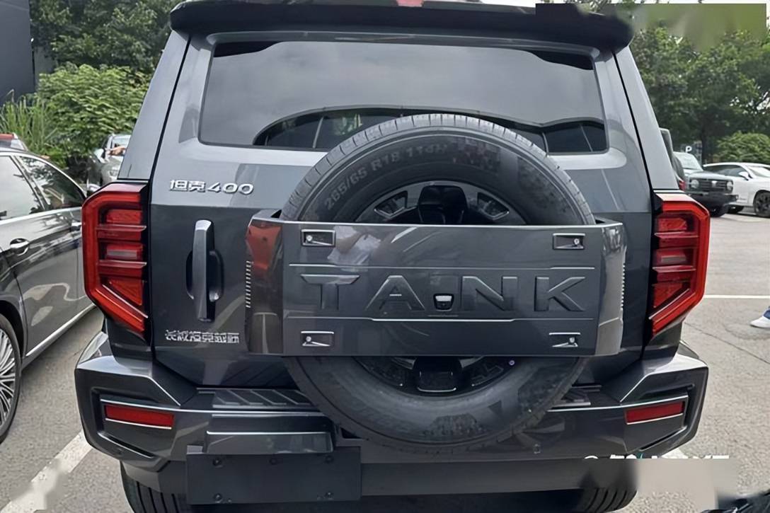 全新坦克400 Hi4-T实车曝光 预计30万+300kW功率 会火吗？_团车网