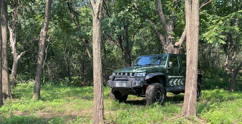 现款售价26.99万，2024款北京BJ40雨林穿越版亮相，搭载2.3T动力_团车网