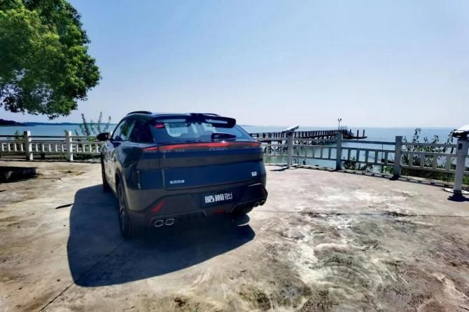 越堵越省油 号称最强电混 试驾皓瀚·马赫电混DH-i 续航达1200KM_团车网