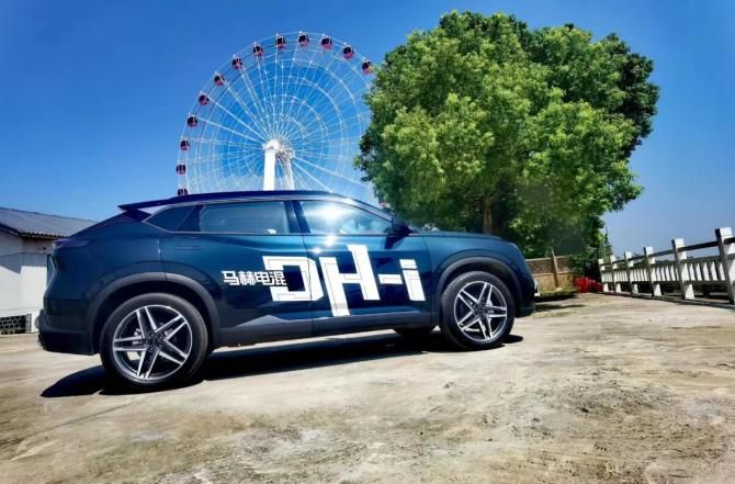 越堵越省油 号称最强电混 试驾皓瀚·马赫电混DH-i 续航达1200KM_团车网