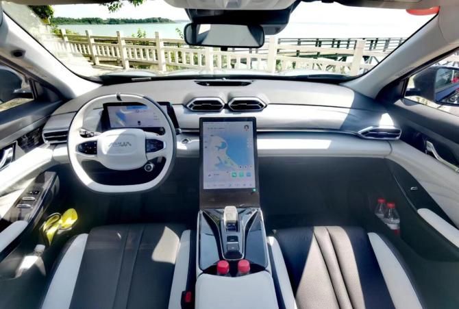 越堵越省油 号称最强电混 试驾皓瀚·马赫电混DH-i 续航达1200KM_团车网