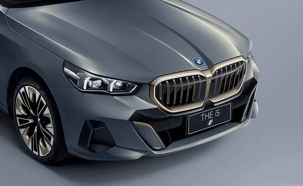 全新国产宝马5系实拍 加长115毫米 全系2.0T_团车网