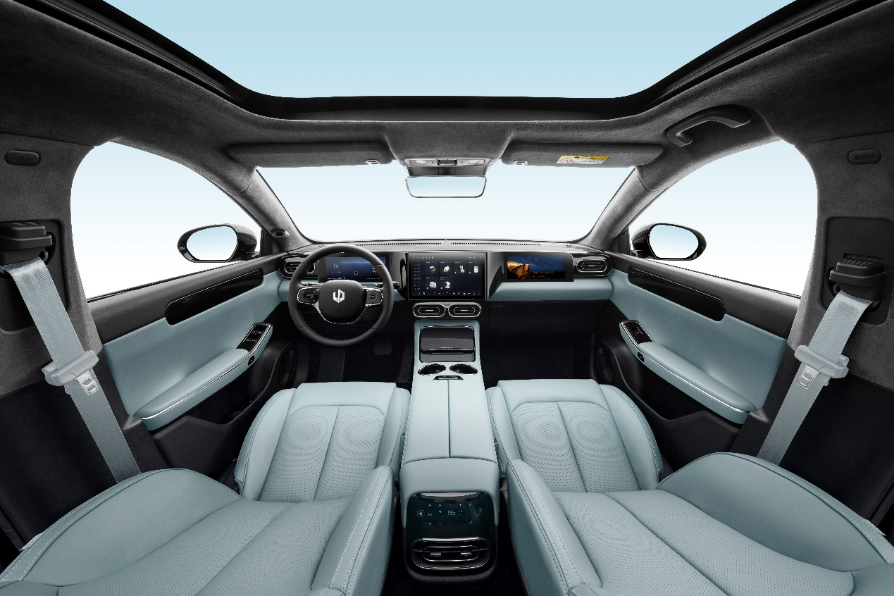 最大纯电续航超300公里！零跑C01超级增程版正式上市_团车网